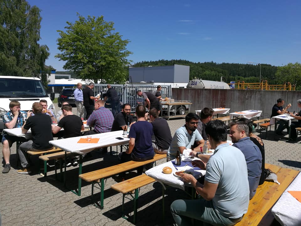 BD Rowa Kelberg. R&D Grillfest 2019. Hier grillt sogar der Chef noch ...